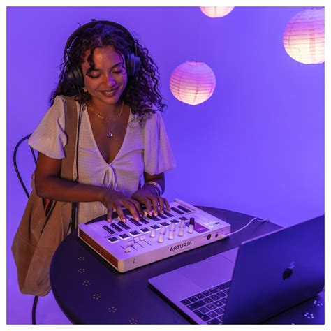Arturia Minilab 3 White At Gear4music