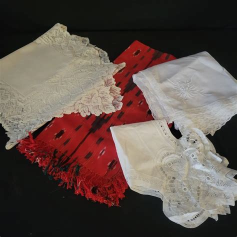 Assortment Of Table Linens Coasters And More B3 Ce