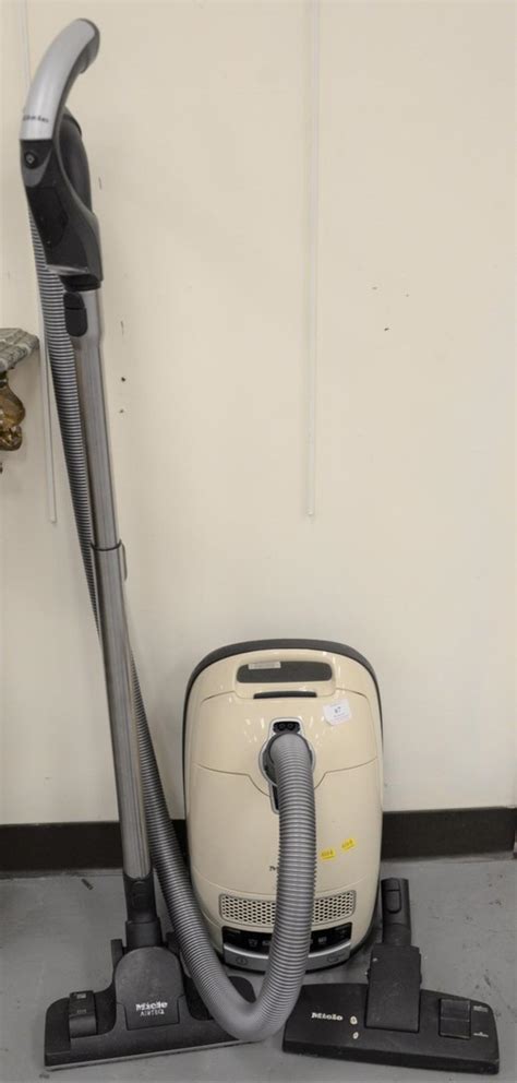 Sold Price Miele Alize 300 Vacuum August 6 0120 10 00 Am Edt