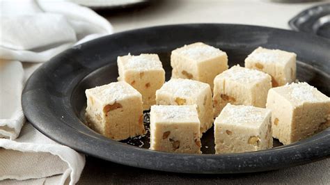 פאדג קוקוס ושוקולד לבן השולחן