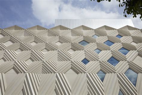 [건축and디자인]〔안정원의 건축 칼럼〕 지역의 맥락성을 고려한 입체적인 파사드와 다이어그리드 패턴 공간 6 Ytn