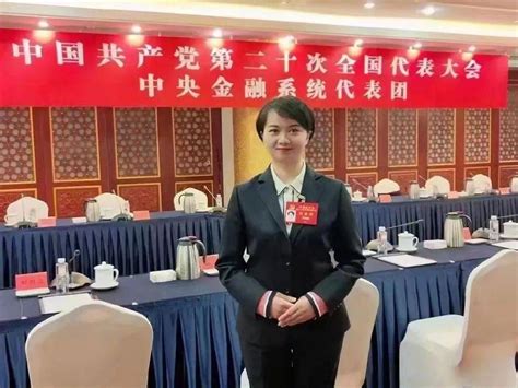 希望工程“大眼睛”当了二十大代表 苏明娟 解海龙 照片