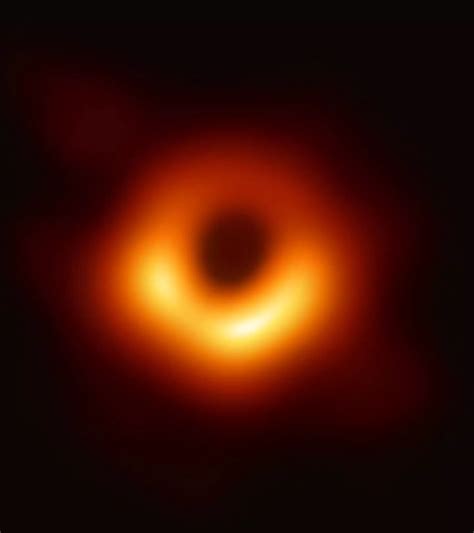 Astronomer Scientists Discover The Universes Oldest Black Hole Space