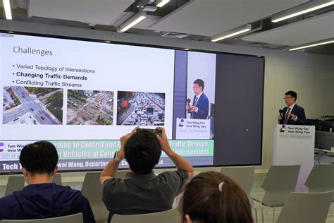 Young Scholar Techtalk Learning To Control And Coordinate Hybrid Traffic Through Robot