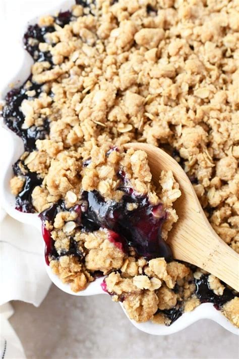 Easy Blueberry Crisp A Delicious Classic Dessert Sizzling Eats