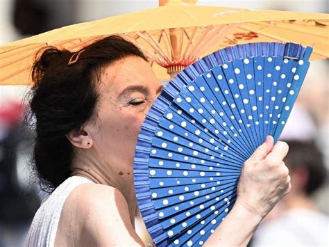 Долдугаар сар дэлхийн хамгийн халуун сар болж буйг сэрэмжлүүлж Дэлхий буцалж буй эрин үе д