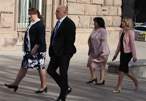 ИЗПРЕВАРВАЩО Вече е ясно Тройна коалиция с ИТН Совалките на дамското трио от ГЕРБ