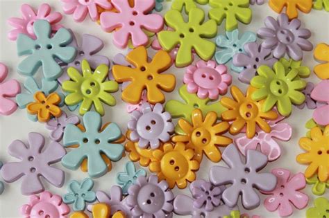 Colorful Flower Shape Buttons For Crafts