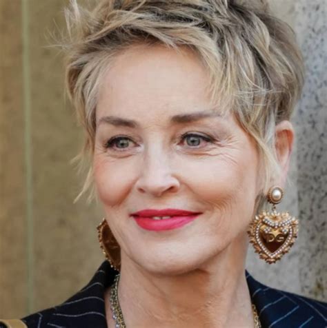 Ето най малкият син на Шарън Стоун Сякаш никак не си приличат Снимки За Жената