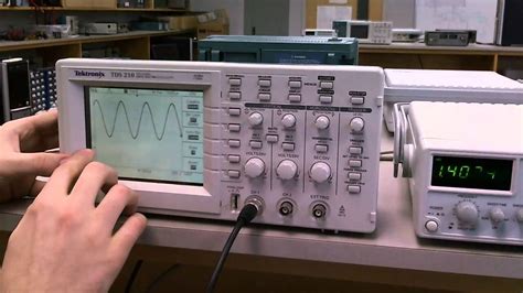 How To Measure Ac Voltage With An Oscilloscope At Scott Paramore Blog