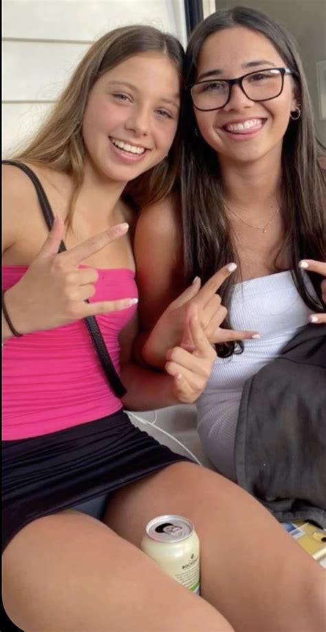 Didnt Realize Her Panties Were Showing Pic Sex Com