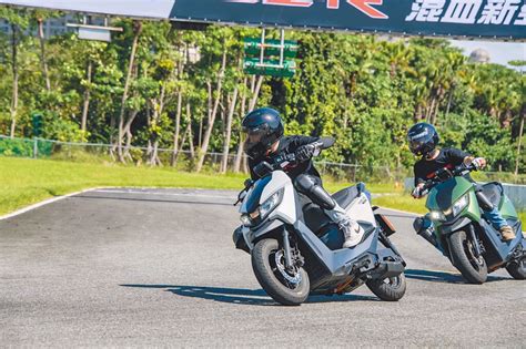 Emoving Ez R搶眼 二輪界雙子座 左右逢緣
