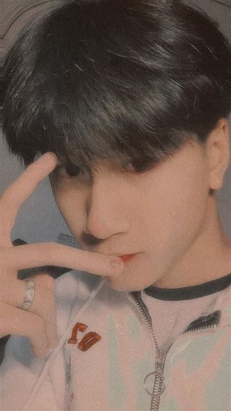 ปักพินโดย Chaitawat Suksiri ใน การบันทึกอย่างรวดเร็ว หนุ่มน่ารัก ภาพแฟน การ์ตูนคู่