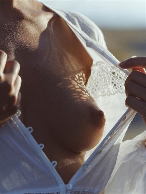 Emilie Payet Take A Look Bobthestranger