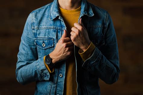 8 Best Hand Poses For Natural Portrait Photography