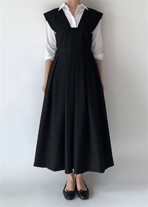 히릴리 루시 백 버튼 플리츠 원피스 위시버킷