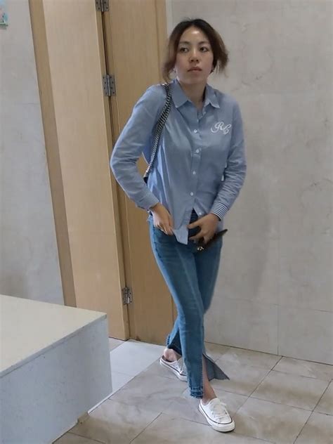 화장실 관음증 중국 타이저우에서 온 소녀들을 따라 화장실로 가서 보지를 봅니다 대부분 음모가 있습니다 명 인색 한 고양이