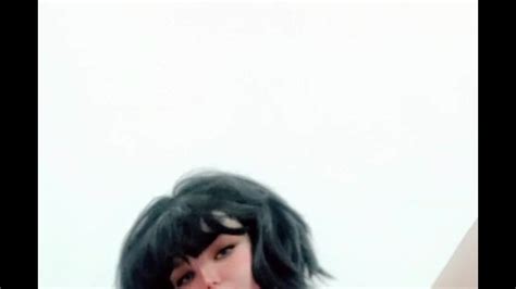 سارا درحال کون دادن