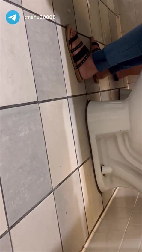 Girls Pooping Public Voyeur Women Pooping