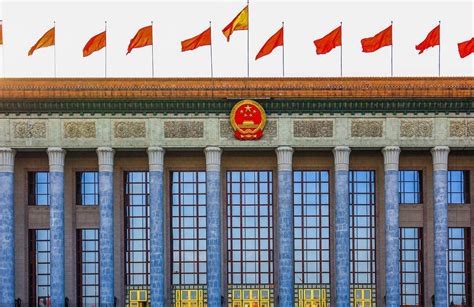 两会专题 人民日报评国务院机构改革方案：建设人民满意的服务型政府