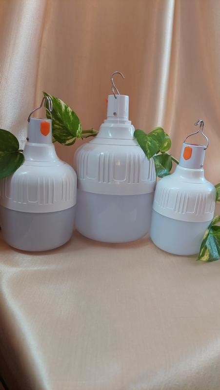 Светодиодная лампа при отключении света — цена 200 грн в каталоге Светильники Купить товары для