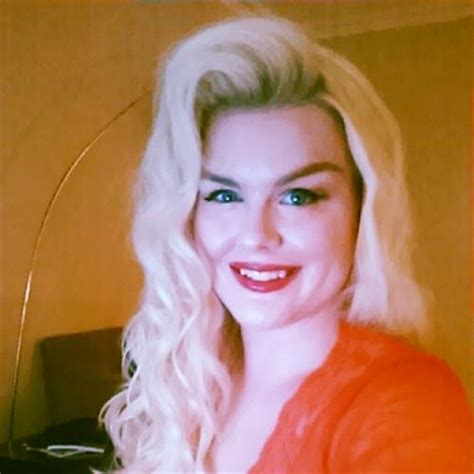 Lilli Luxe Pictures Hotness Rating Unrated