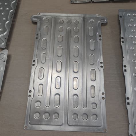 新能源水冷板制作厂家 电池水冷板供应商 蛇形水冷板制作厂家 大山谷图库