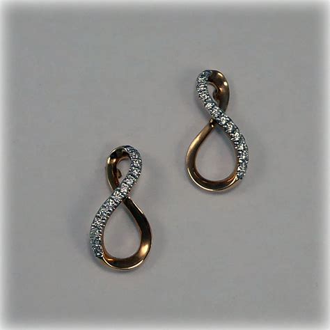 18ct White Gold Diamond Stud Earrings Mr Allan Jewellers