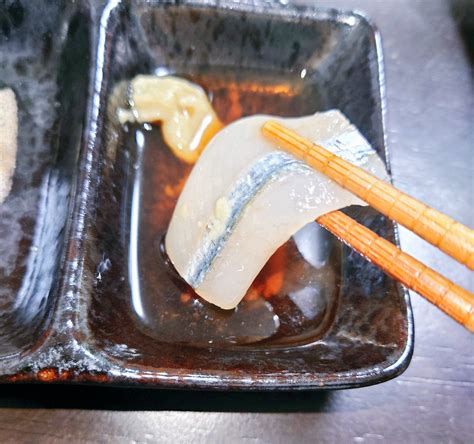久住 結良 on Twitter 人生初サヨリ まぁ釣った訳ではなく昨日吉池で買った物ですが 売ってるサヨリでもヤドリムシって居るんですね 食べれるのかな 盛り付けは適当にw