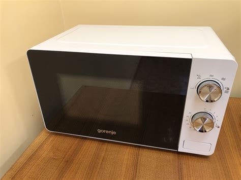 Microunda Compacta Si Eficienta In Bucatarie