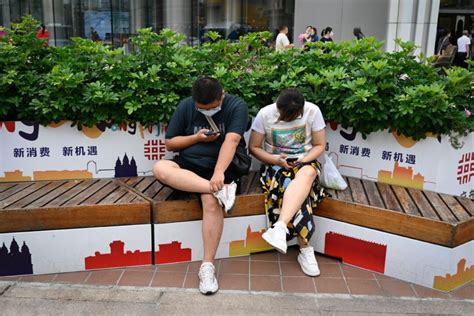 ‘rat People Chinas Gen Z Takes ‘lying Flat Lifestyle To New Level