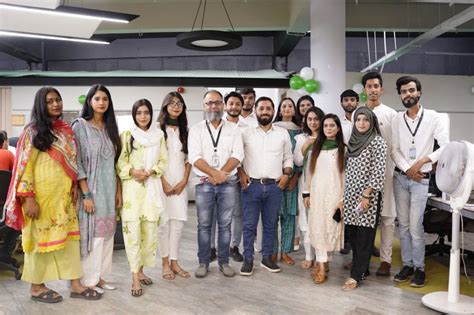 Trax Independanceday Shahrukh Raheem 10 Comments