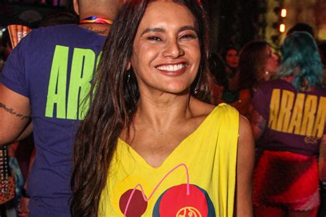 Carnaval 2022 Dira Paes A Filó De Pantanal é Destaque Na Sapucaí