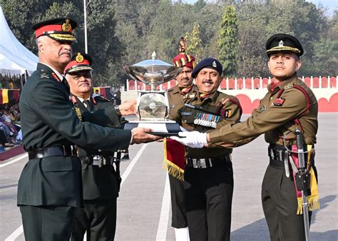 Captain Yogesh Gangwar Awarded Best All Round Officer At Medical Officers Basic Course