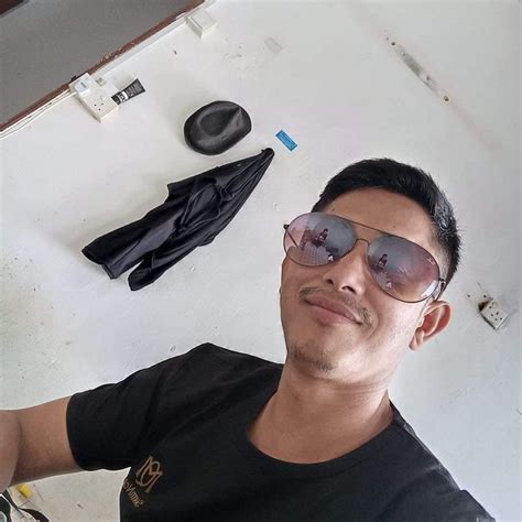 ဂွကျမနားဂု အပျိုကြီးတိ လင်မရလို့ ယေပိုင်လေ့လုပ်ရလား သနားပါရေ သူရို့ဘဝတိလေ့ By ချ လူး ခိုင်