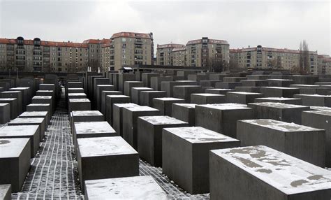 Памятник жертвам Холокоста в Берлине — подробная информация с фото