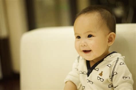 Безплатна снимка човек хора момче мъжки изражение на лицето усмивка бебе малко дете