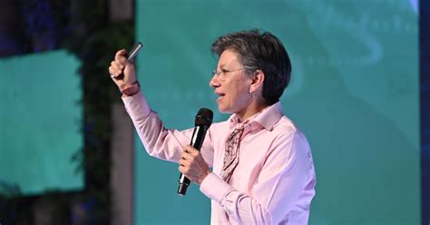 El Trino Borrado De Claudia López Que Causa Rechazo “me Siento En