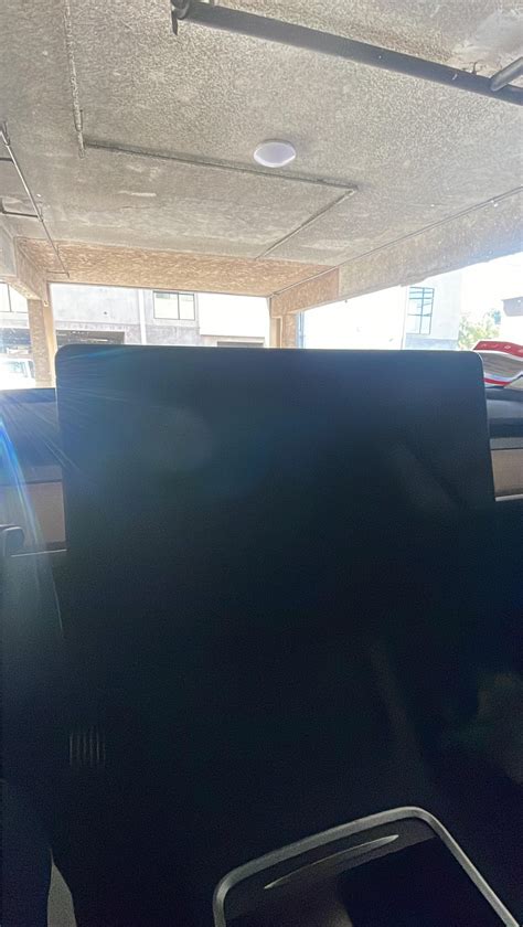3 Week Old Model Y Screen Unresponsive But Still Drives Rteslalounge