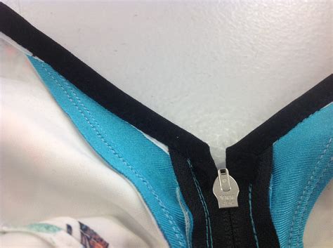 Add A Zipper To Your Bra A Tutorial By Your Fairy Bra Mother And Bra Makers Supply