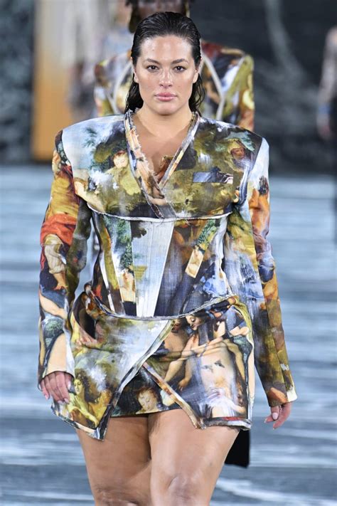Ashley Graham Walks Runway At Balmain Show At Paris Fashion Week 09 28
