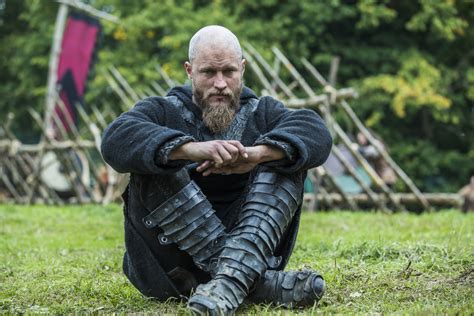 Download Tv Show Vikings Ragnar Lothbrok Hd Wallpaper