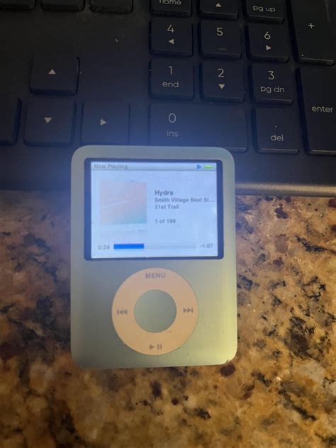 My Sister Gave Me Her Old Ipod Nano 3rd Gen When She Was Moving Hold A Charge Well Surprisingly