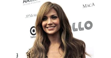 Мъж удари колата на Джей Ло и избяга