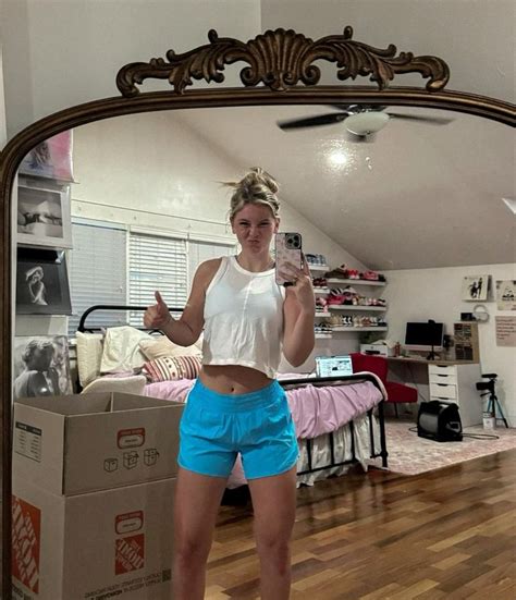 Destiny Sidwell Outfit Accessories Beautiful Blonde Women