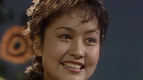 歌曲勿忘我彭丽媛1986年春晚演唱 YouTube