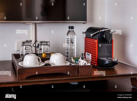 How To Use A Hotel Room Coffee Maker At Clyde Salvador Blog
