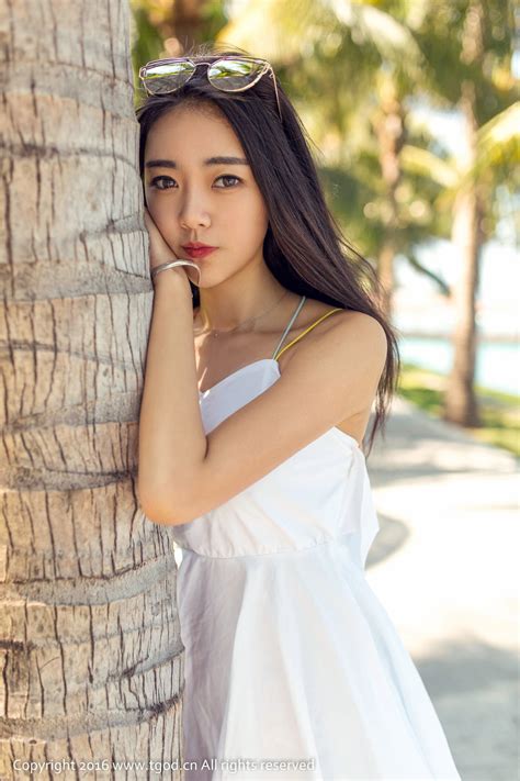 可乐Vicky TGOD推女神 高清写真图黑色蕾丝的萌娃尤蜜荟养眼内衣旗袍 可乐Vicky女神私房照 秀色女神