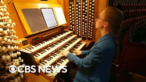Organist Wows Followers With Midnight Performances Youtube
