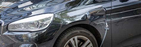 프랑스의 충전소에서 전기 자동차의 앞부분을 연결하고 충전 전기 연료 및 전력 생산에 대한 스톡 사진 및 기타 이미지 전기 연료 및 전력 생산 타이어 0명 Istock